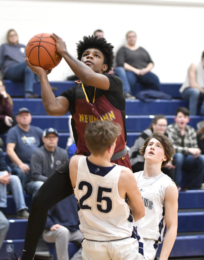 Muncy wins thriller against Neumann and gives coach Jason Gresh his ...